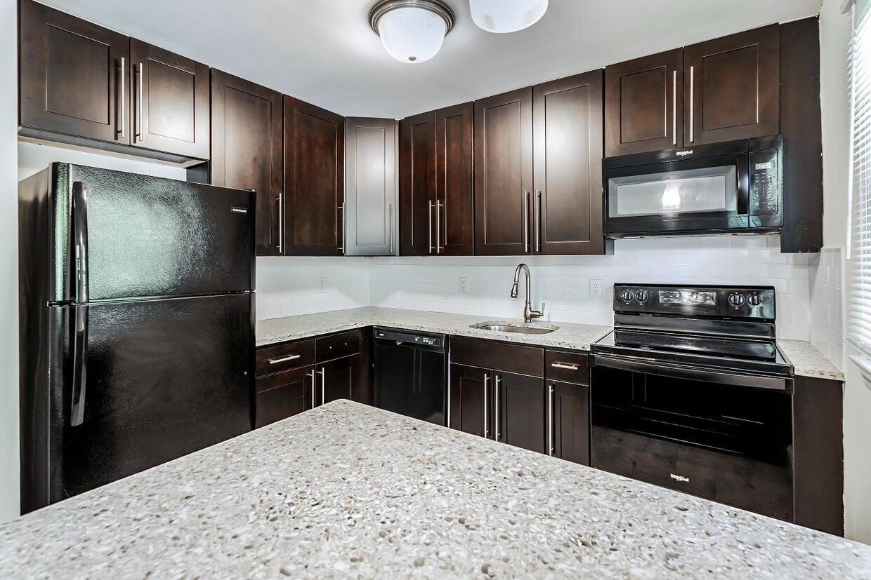 Newtonian Gardens Apartments - 70 W End Ave Newton, NJ 07860 ...