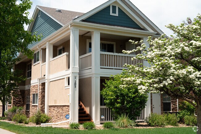 Crescent Park at Lowry Apartments for Rent with a Dog Park - Denver, CO ...