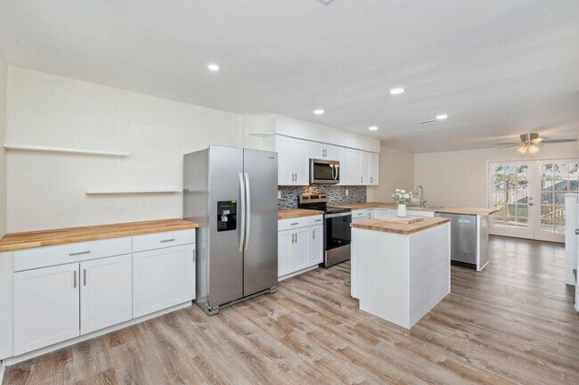 734 Legion Dr Unit 90, Destin, FL 32541 - Room for Rent in Destin, FL ...