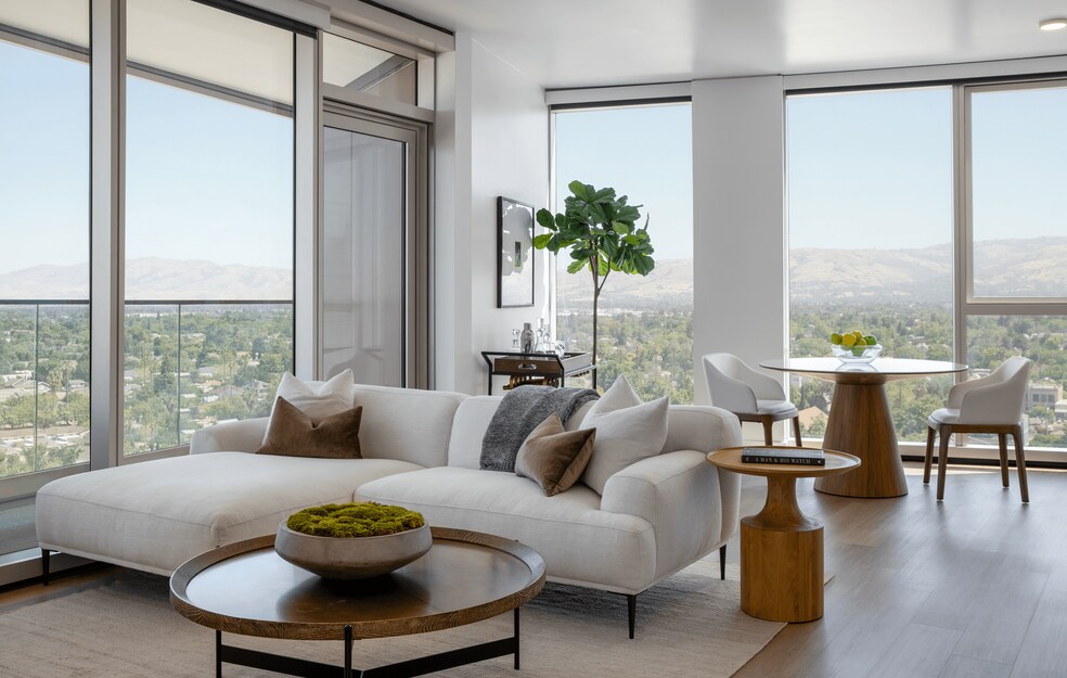 Apartments for Rent with High Ceilings in St. James Square Historic ...