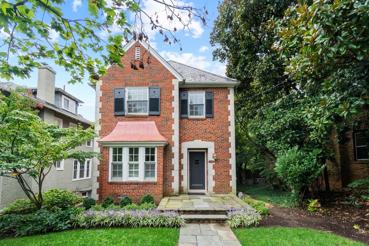 3518 Porter St NW, Washington, DC 20016 - House Rental in Washington ...