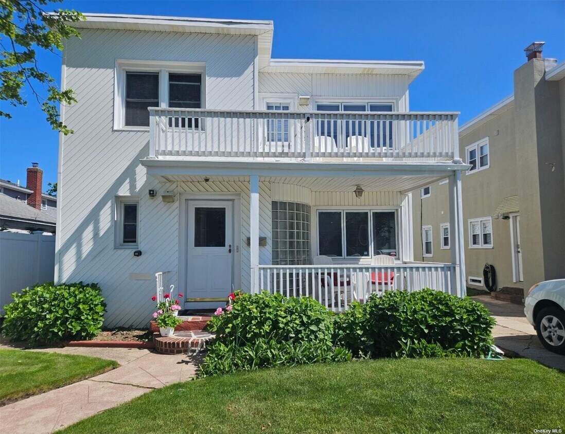 411 E Chester St Unit 2nd F, Long Beach, NY 11561 - Room for Rent in ...