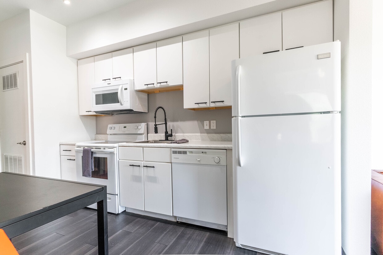 Bear Paw Commons - 405 E Madison St Springfield, MO 65806 | Apartments.com