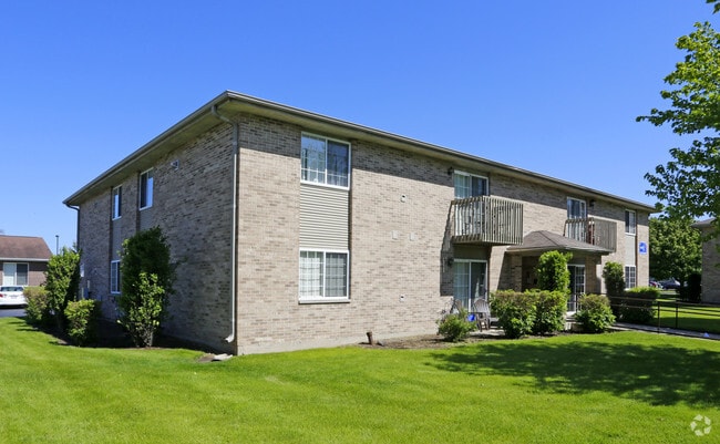 Hunter Star Properties - Apartments in Dekalb, IL | Apartments.com