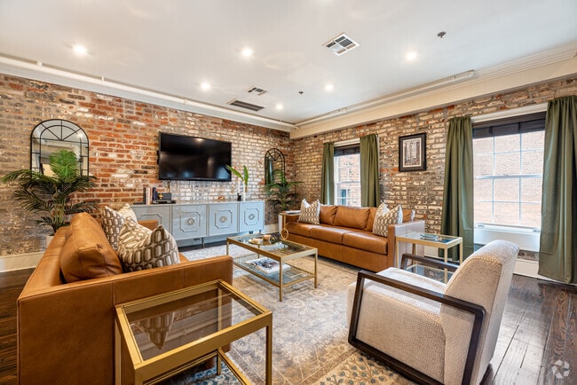 Historic French District Apartments for Rent with High Ceilings - New ...