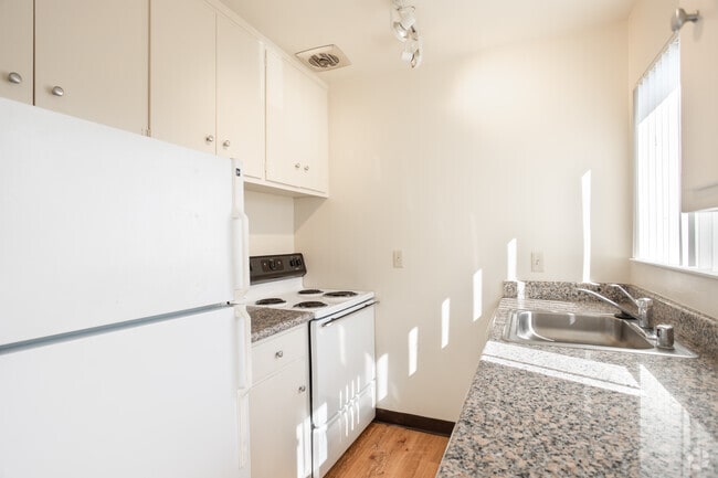 Wavecrest Lanai Apartments - 2028 Franciscan Way Alameda, CA ...