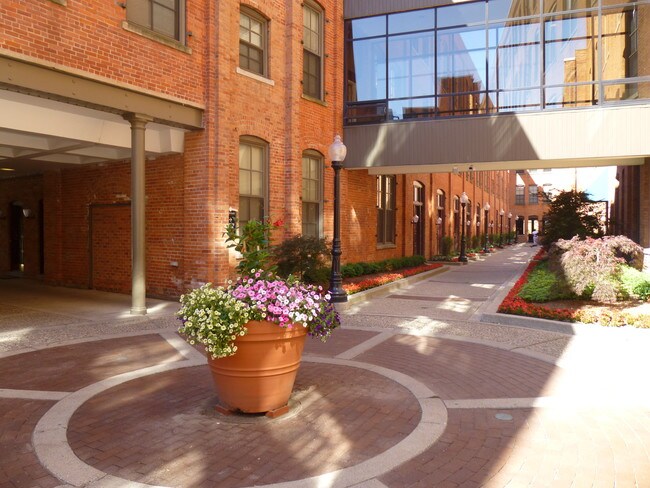 River Place Apartments - Detroit, MI | Apartments.com