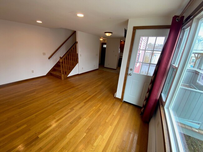 19 Elm St Unit 2 Bedroom hardwood floors, Milford, NH 03055 - 19 Elm St ...