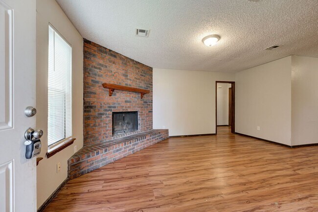 214 Skylark Ct Unit 212, Norman, OK 73069 - Room for Rent in Norman, OK | Apartments.com