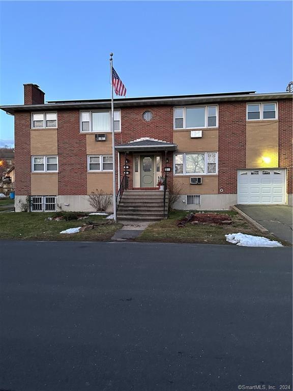18 Zuella Dr Waterbury, CT 06704 - Alquileres en Waterbury, CT ...