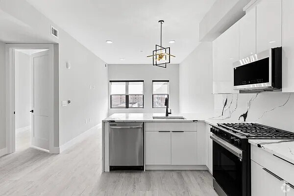 Hackensack River Waterfront Apartments for Rent - Jersey City, NJ ...