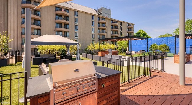 2 Wheaton Center, Wheaton, IL 60187 - Condo for Rent in Wheaton, IL ...