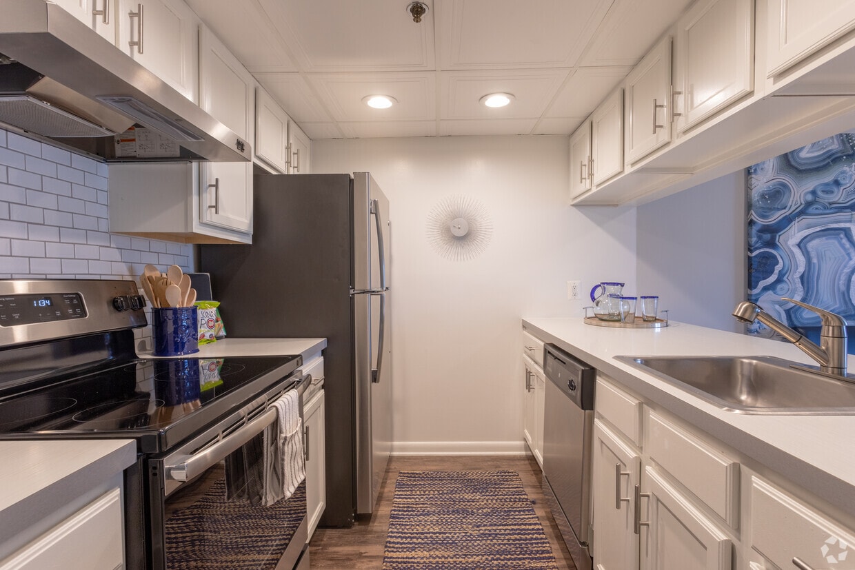 Arrive Alexandria - 240 Yoakum Pkwy Alexandria, VA 22304 | Apartments.com