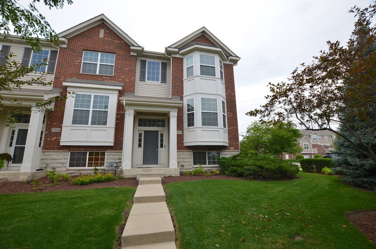 2504 Dunraven Ave, Naperville, IL 60540 - Townhome Rentals in ...