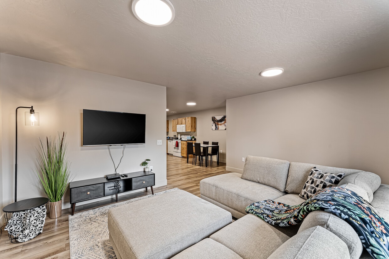 1430 S 4th Ave Unit 1, Pocatello, ID 83201 - Room for Rent in Pocatello ...