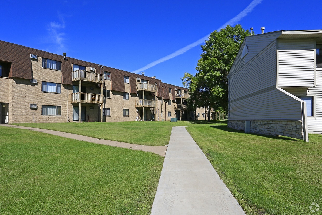 Gentry Place Apartments - 1343 Gentry Ave N Oakdale, MN 55128 ...