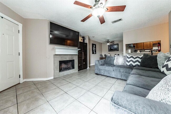 2501 Gulf Fwy Unit 6a Dickinson Tx 77539 Condo For Rent In