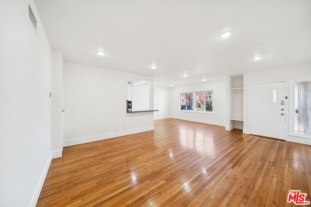 112 S Detroit St Unit 112, Los Angeles, CA 90036 - Room for Rent in Los ...