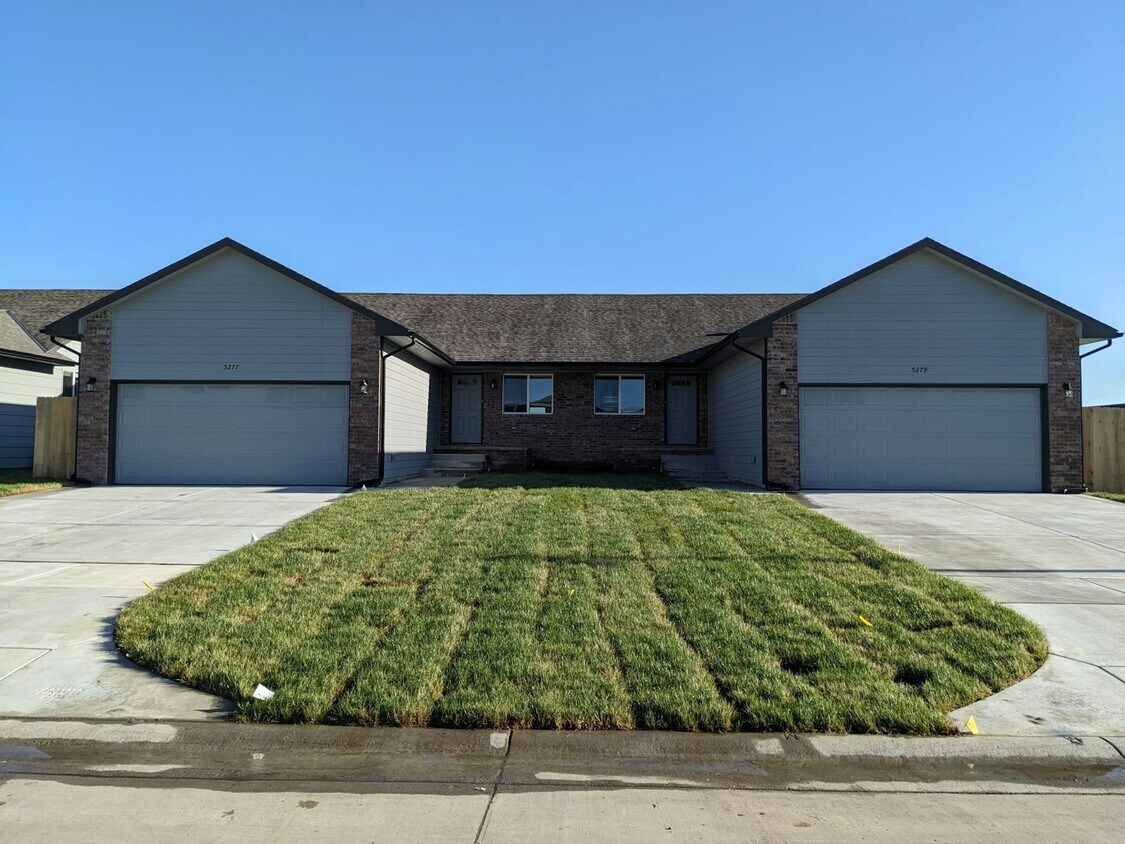 5273 N Toben Ct, Bel Aire, KS 67226 - Townhome Rentals in Bel Aire KS ...