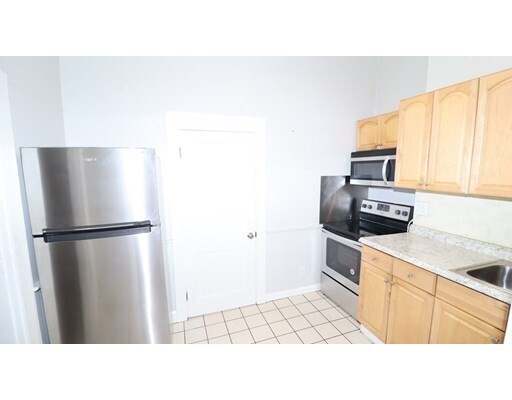 7 High St Unit 1, Clinton, MA 01510 - Condo for Rent in Clinton, MA ...