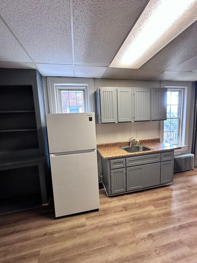 221 S Pine St Unit APT #1, York, PA 17403 - Room for Rent in York, PA ...
