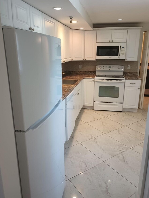 6400 NW 2nd Ave Unit 221, Boca Raton, FL 33487 - Condo for Rent in Boca Raton, FL | Apartments.com