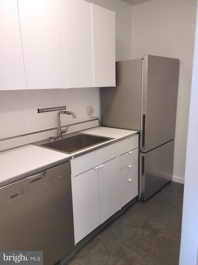 210 Locust St Unit 23FW, Philadelphia, PA 19106 - Room for Rent in ...