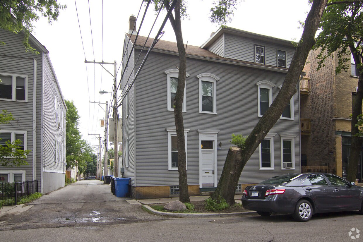 1357-1359 W Barry Ave, Chicago, IL 60657 - 1357-1359 W Barry Ave Chicago, IL 60657 | Apartments.com