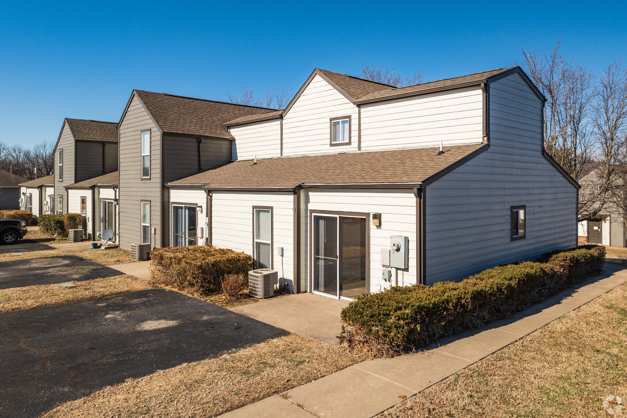 Pickwick Place Townhomes for Rent - Springfield, MO | Apartments.com