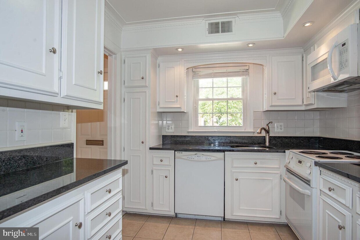 6607 Burlington Pl, West Springfield, VA 22152 - Townhome Rentals in ...