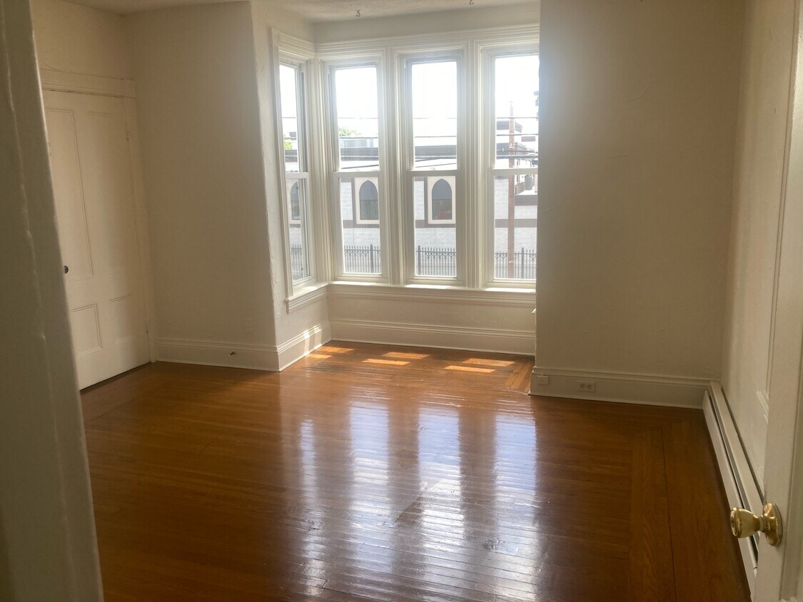 668 Central Ave Unit #2, Pawtucket, RI 02861 - 668 Central Ave ...