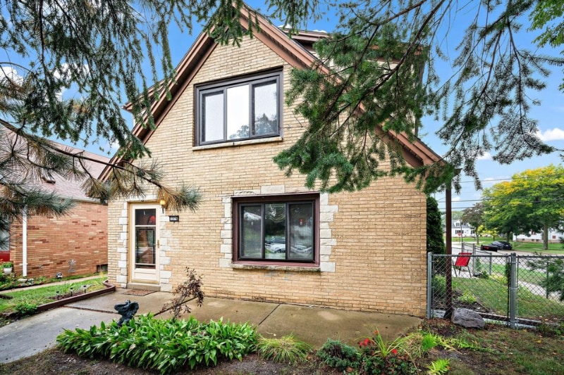 3376 E Armour Ave Unit NA, Cudahy, WI 53110 | Apartments.com