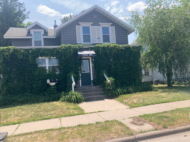 Apartments for Rent with Yard in Dresbach MN