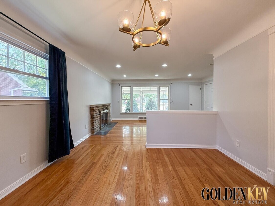 2082-2084 Vernier Rd Grosse Pointe Woods, MI 48236 - Alquileres en ...