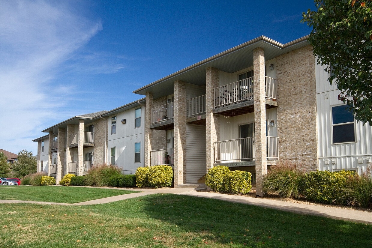 Lakewood Village - 4728-4738 S Robberson Ave Springfield, MO 65810 ...