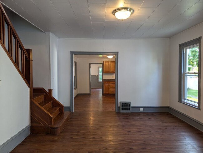 695-697 Highland Ave Unit 697 Highland Ave, Meadville, PA 16335 - Room ...