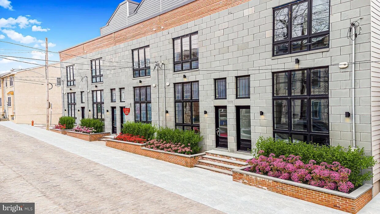 4720 Smick St, Philadelphia, PA 19127 - Townhome Rentals in ...