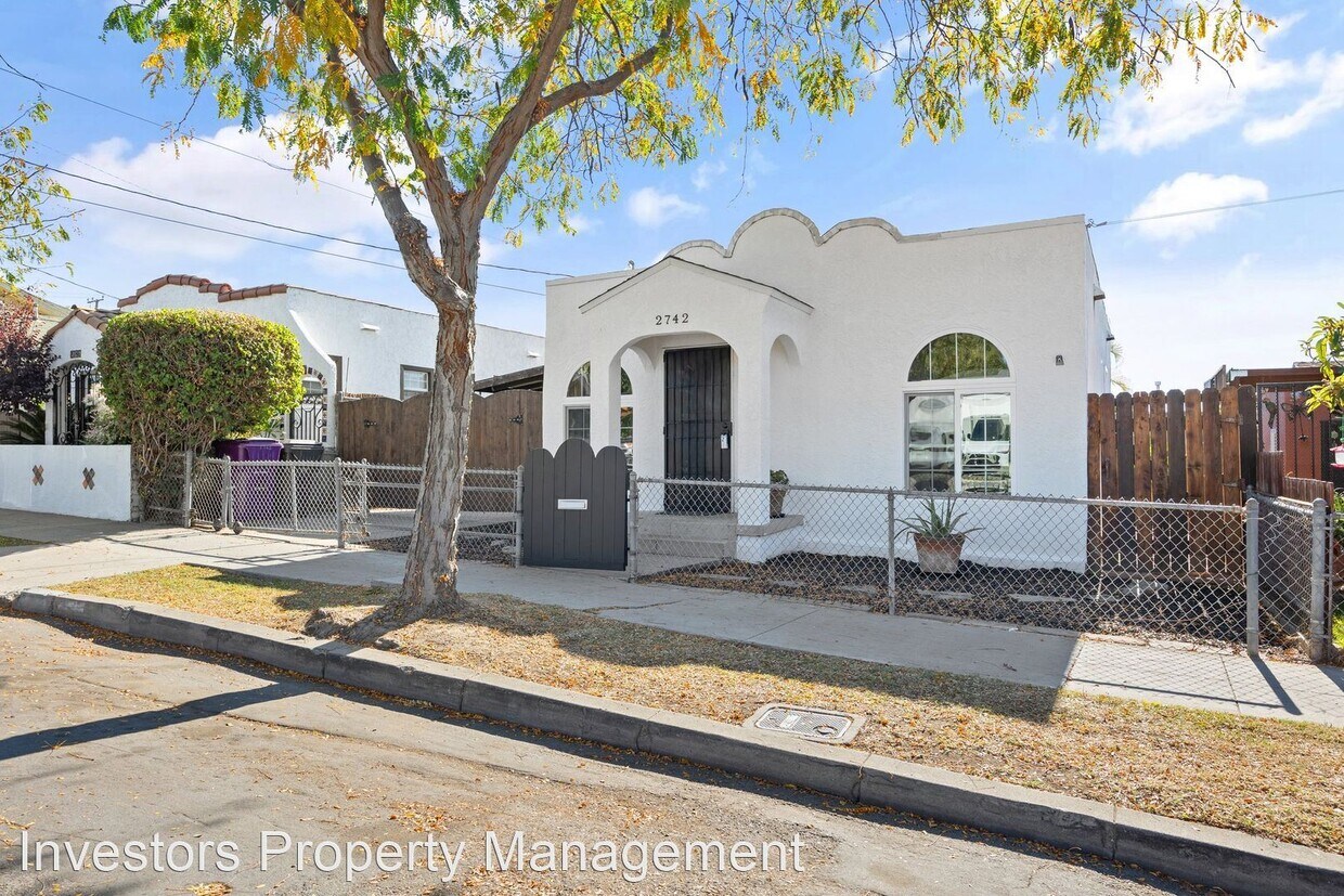 2742 E 17th St, Long Beach, CA 90804 - House Rental in Long Beach, CA ...