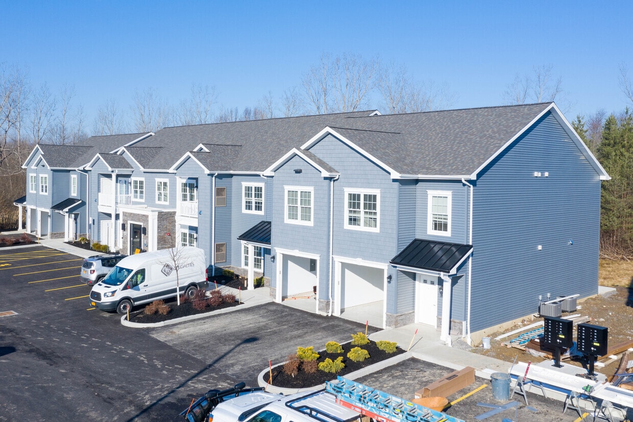 Forest Green Apartments Townhomes for Rent - East Amherst, NY ...