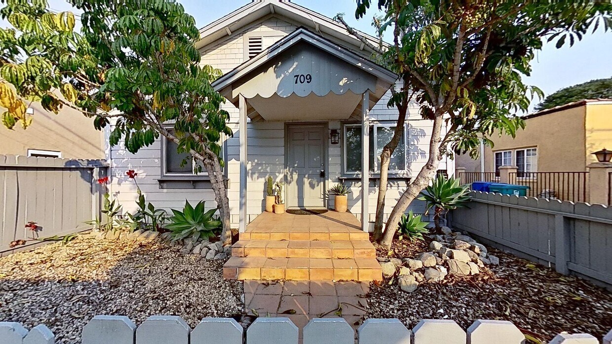 709 W Micheltorena St Unit #A, Santa Barbara, CA 93101 - Room for Rent ...