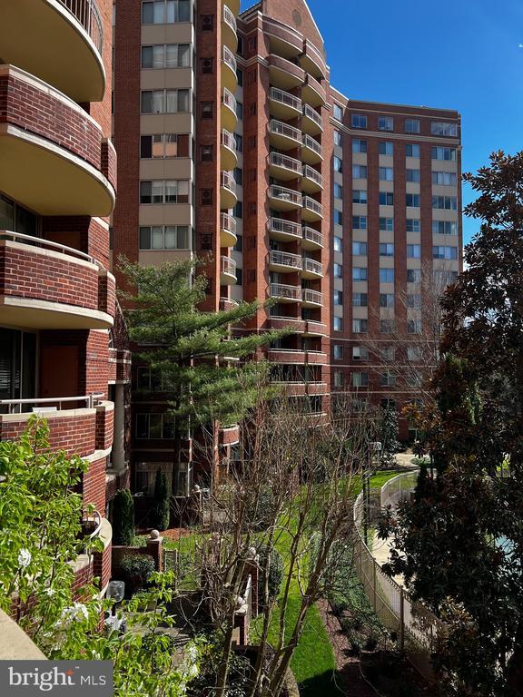 5802 Nicholson Ln Unit 2-205, Rockville, MD 20852 - Room for Rent in ...