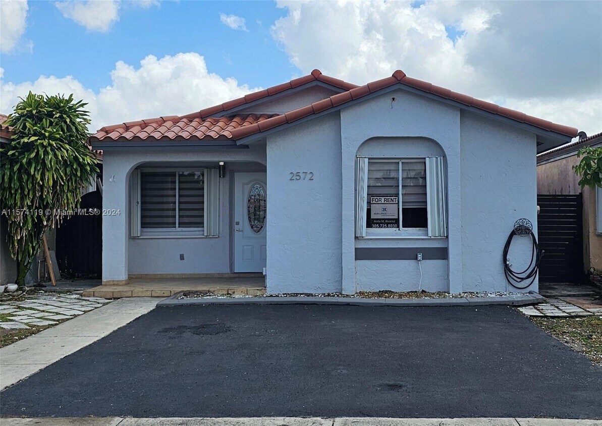 2572 W 64th St, Hialeah, FL 33016 - House Rental in Hialeah, FL ...