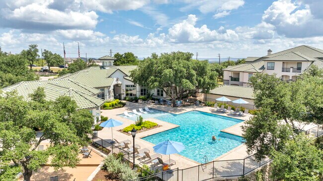 The Ridge at Alta Vista Apartments for Rent with a Dog Park - Austin ...