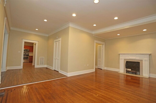 614 W Alabama St, Houston, TX 77006 - Room for Rent in Houston, TX ...