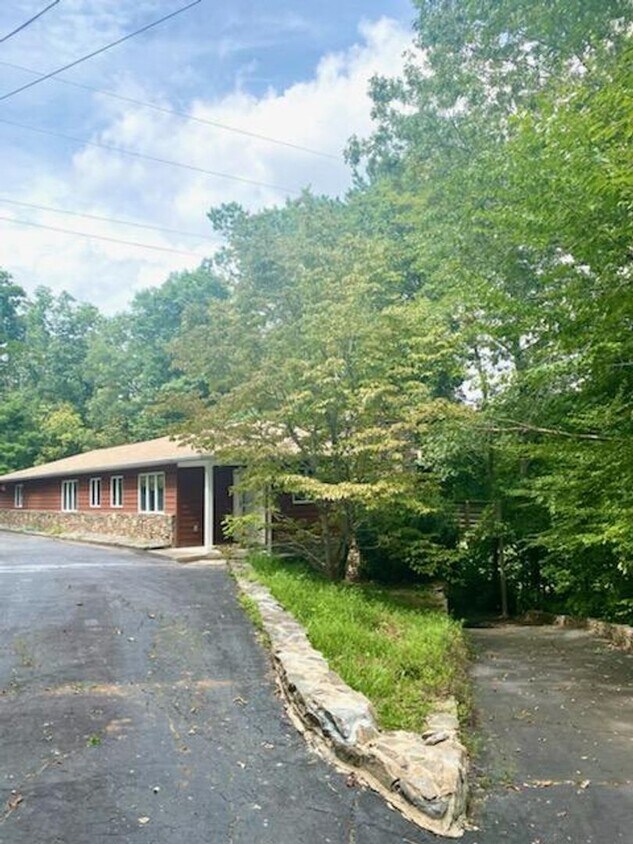 201 Greene Dr, Black Mountain, NC 28711 - House Rental in Black ...