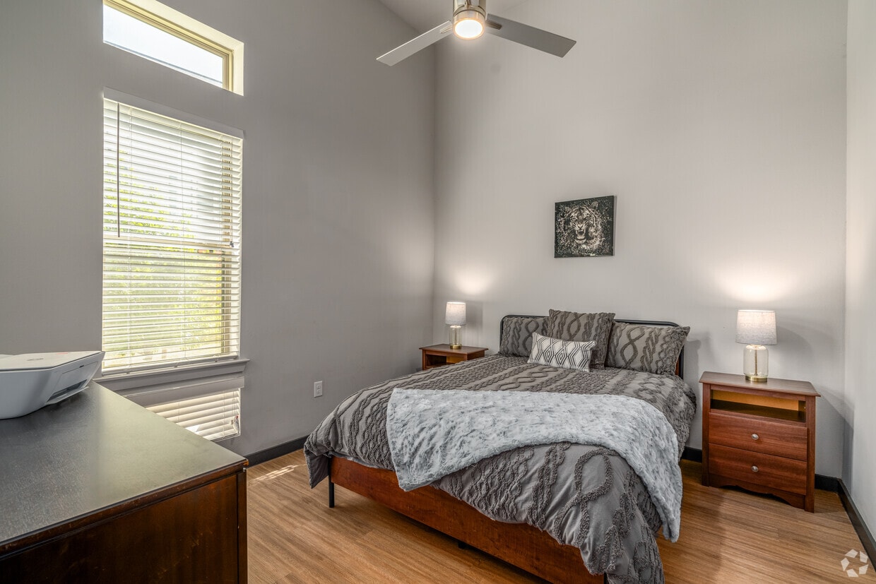 Travis Flats - 5310 Helen St Austin, TX 78751 | Apartments.com