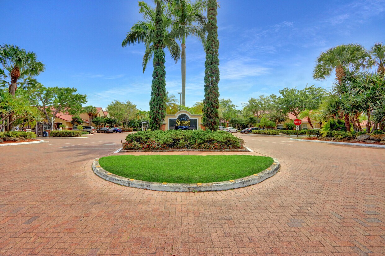 10372 Fox Trail Rd S Unit 602, Royal Palm Beach, FL 33411 - Condo for ...