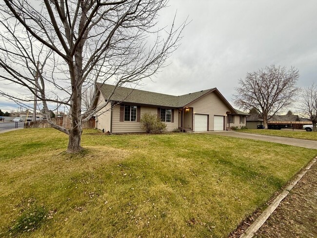 1614-1616 SW Metolius Ave Unit RD-LU-HOWARD01-Metolius1614, Redmond, OR ...