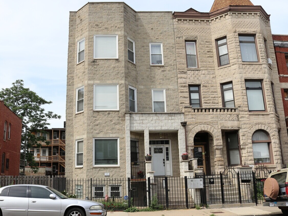 3212 W Warren Blvd, Chicago, IL 60624 - House Rental in Chicago, IL ...