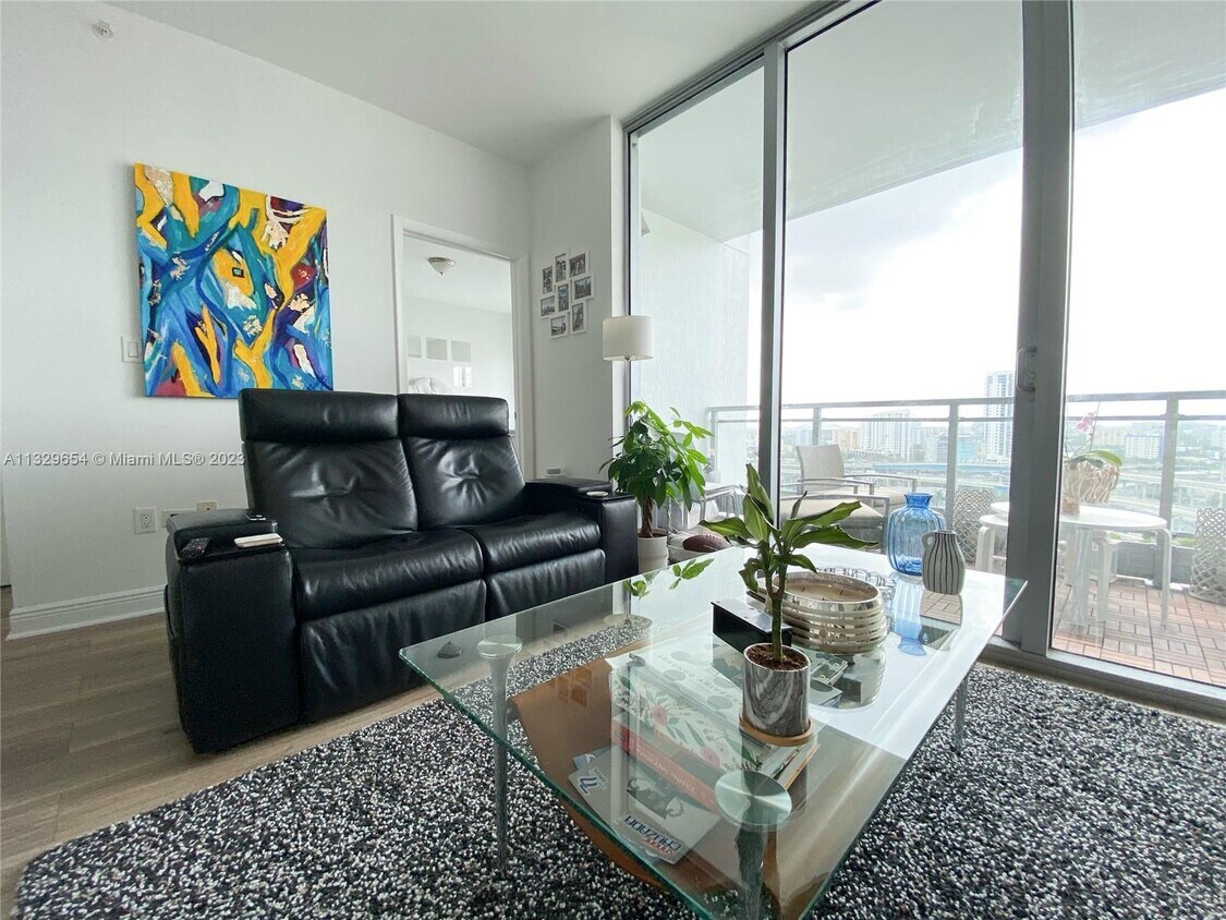 90 SW 3rd St Unit 1808, Miami, FL 33130 - Condo for Rent in Miami, FL ...